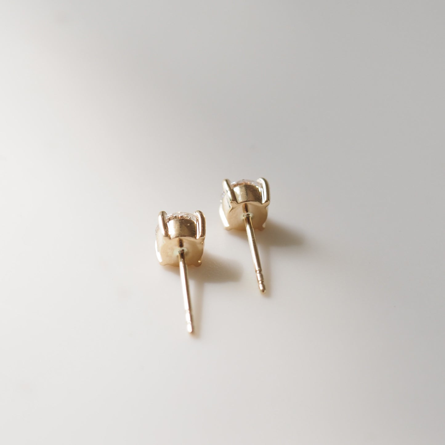 Round Studs | 1ct Round Lab-Grown Diamond Earrings – Kate & Kole